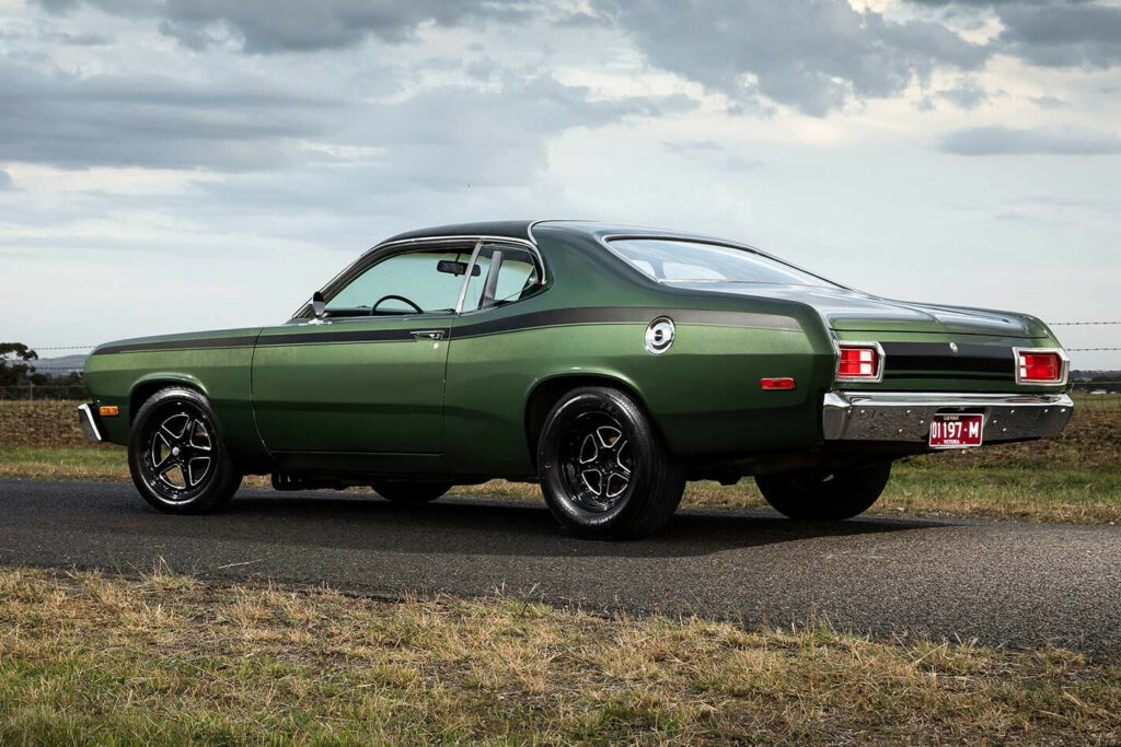 408-CUBE 1975 PLYMOUTH DUSTER
